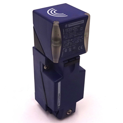 Inductive Sensor XS7C4A1MPP20 Telemecanique 240VAC 200mA 15mm - Axxa - Motors & Motor Control